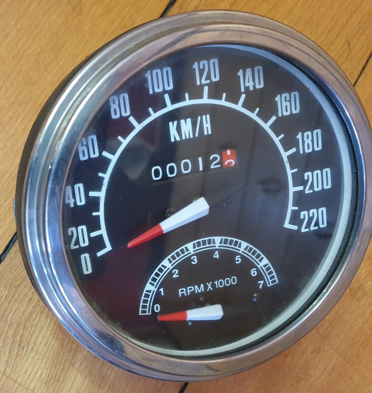 Tacho mit Tourenzähler Harley-Davidson – Shop – Motorrad-Technik-Wyss