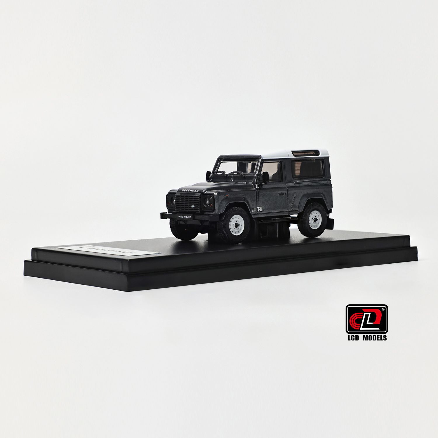 1:64 LCD Models - 2018 Land Rover Defender 90 V8 - Glasmir Green