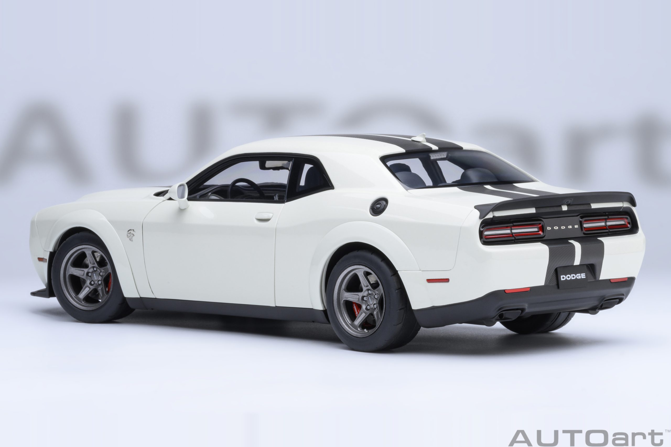 1:18 Autoart - Dodge Challenger SRT Superstock 2023 (Frostbite)