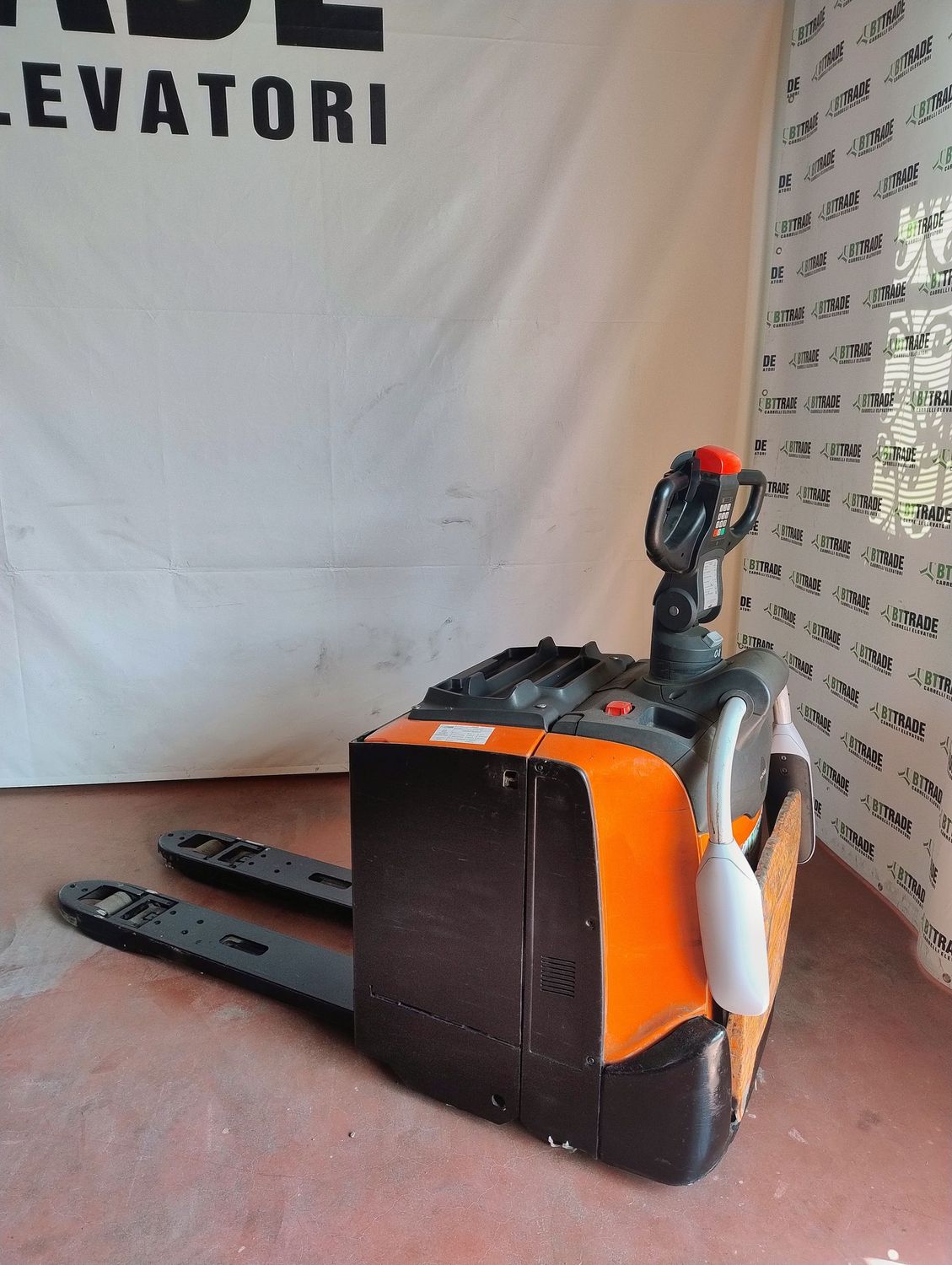 TRANSPALLET ELETTRICO TOYOTA LPE220