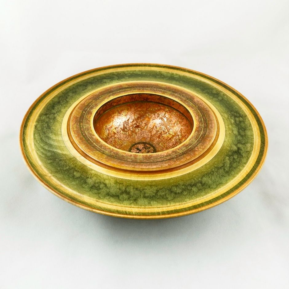 Featured British art and craft artists at independent art gallery