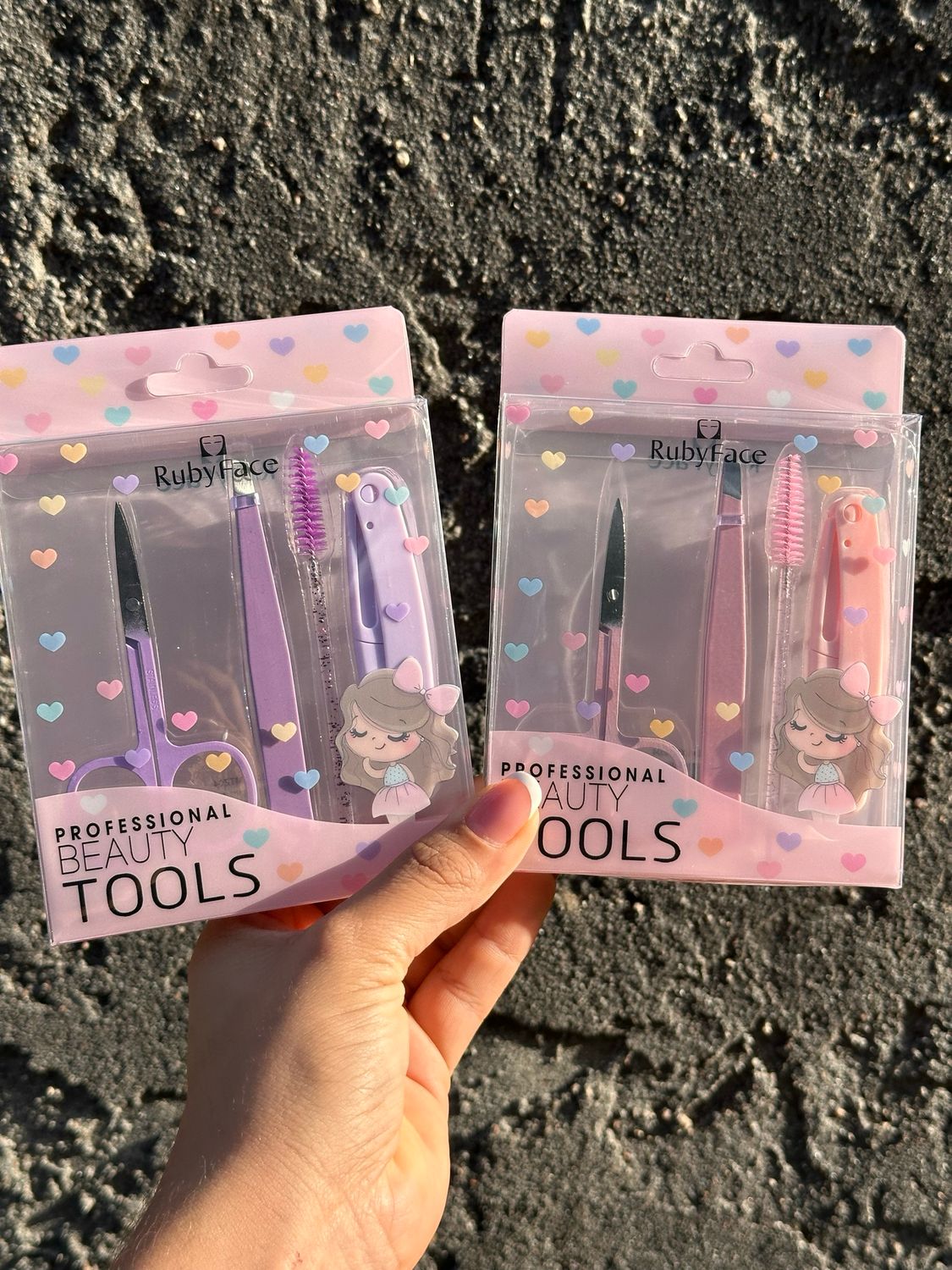 Set de pinza, tijera perfilador y cepillo para cejas