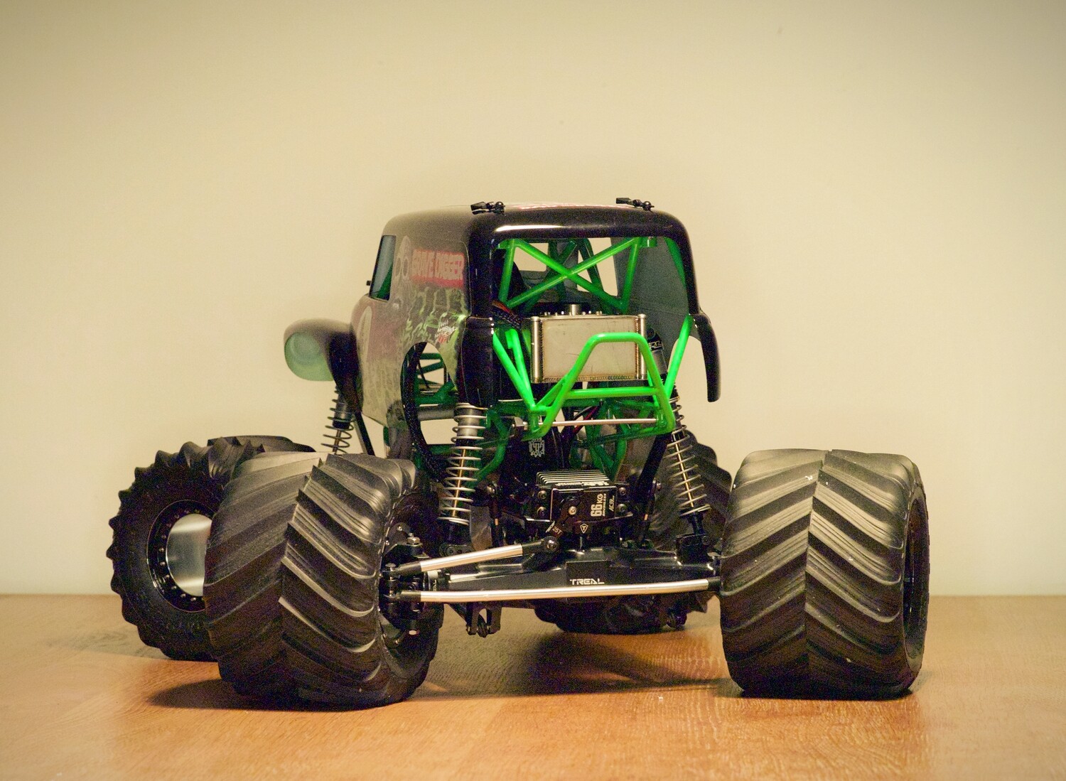 M2/M3 Monster Truck chassis for Axial SMT10, Losi LMT and M2/M3 Monster Truck chassis for Axial SMT10, Losi LMT and