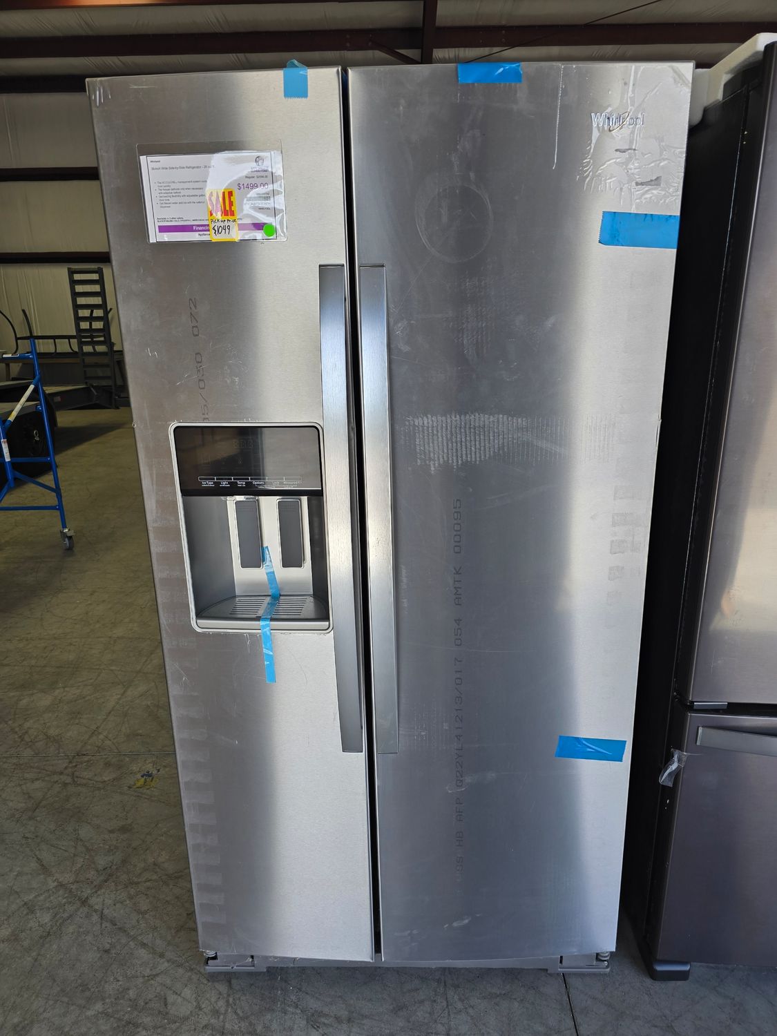 Whirlpool 28.4-cu ft Side-by-Side Refrigerator with Ice Maker ...