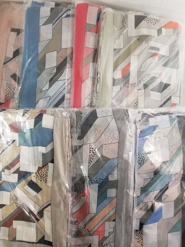 Bold 3D Block Pattern Scarf