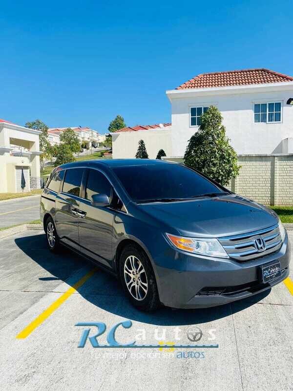 HONDA ODYSSEY EX-L 3 FILAS MODELO 2011 DE AGENCIA