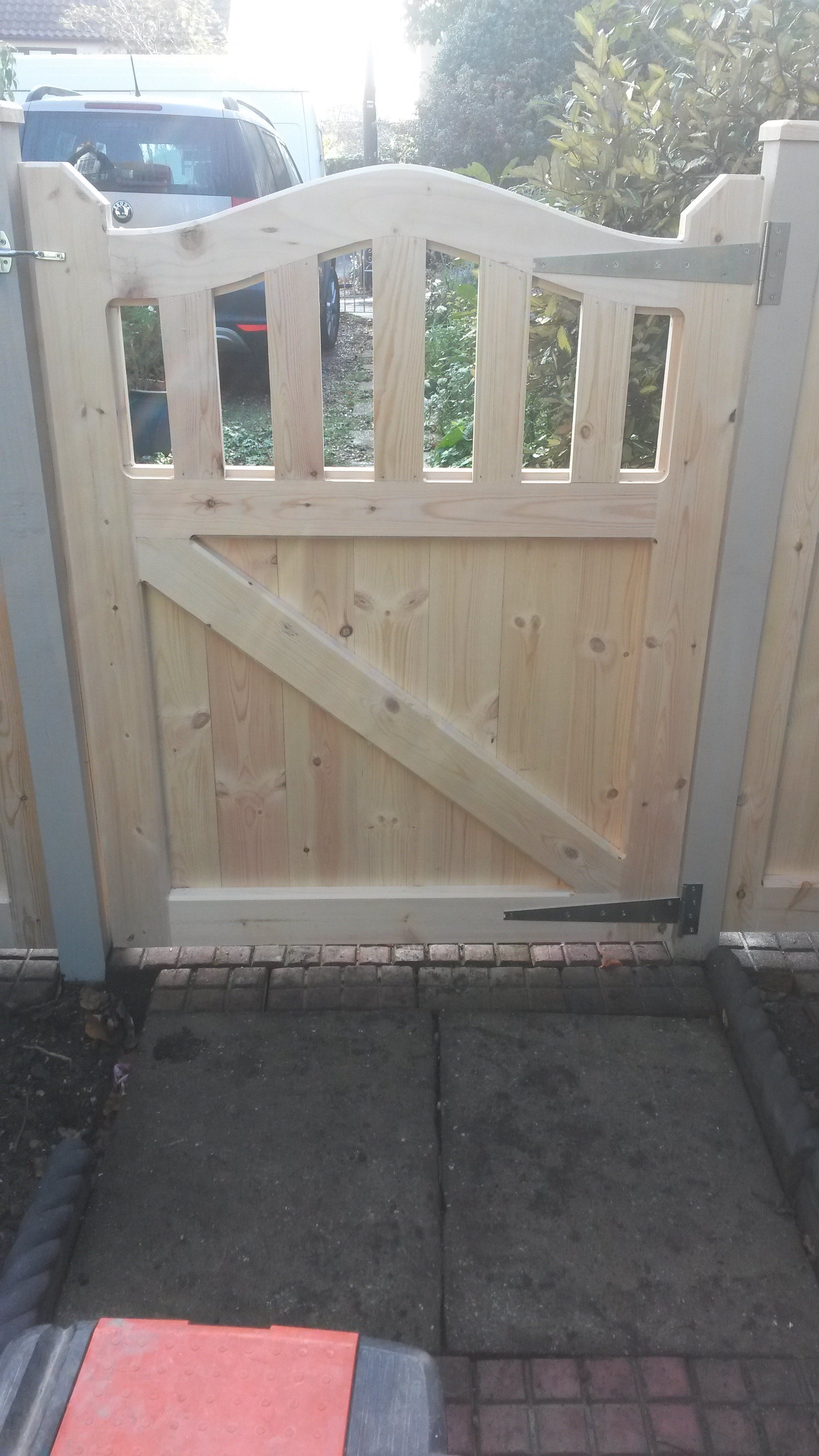 Handcrafted Wooden Gates South Yorkshire | M&D Woodcraft Ltd