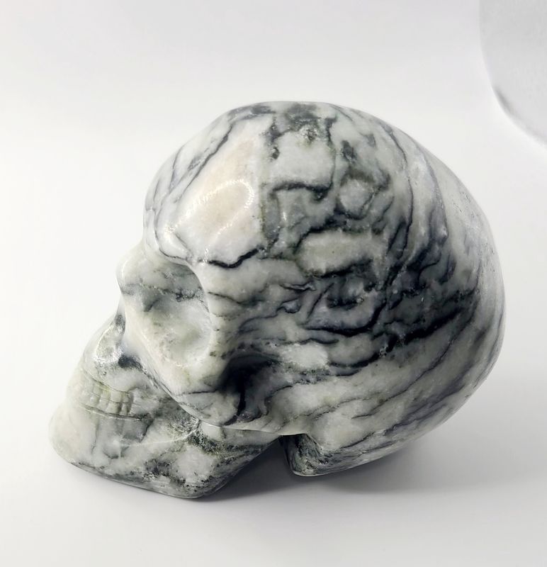 BLACK AND WHITE JASPER SKULL
