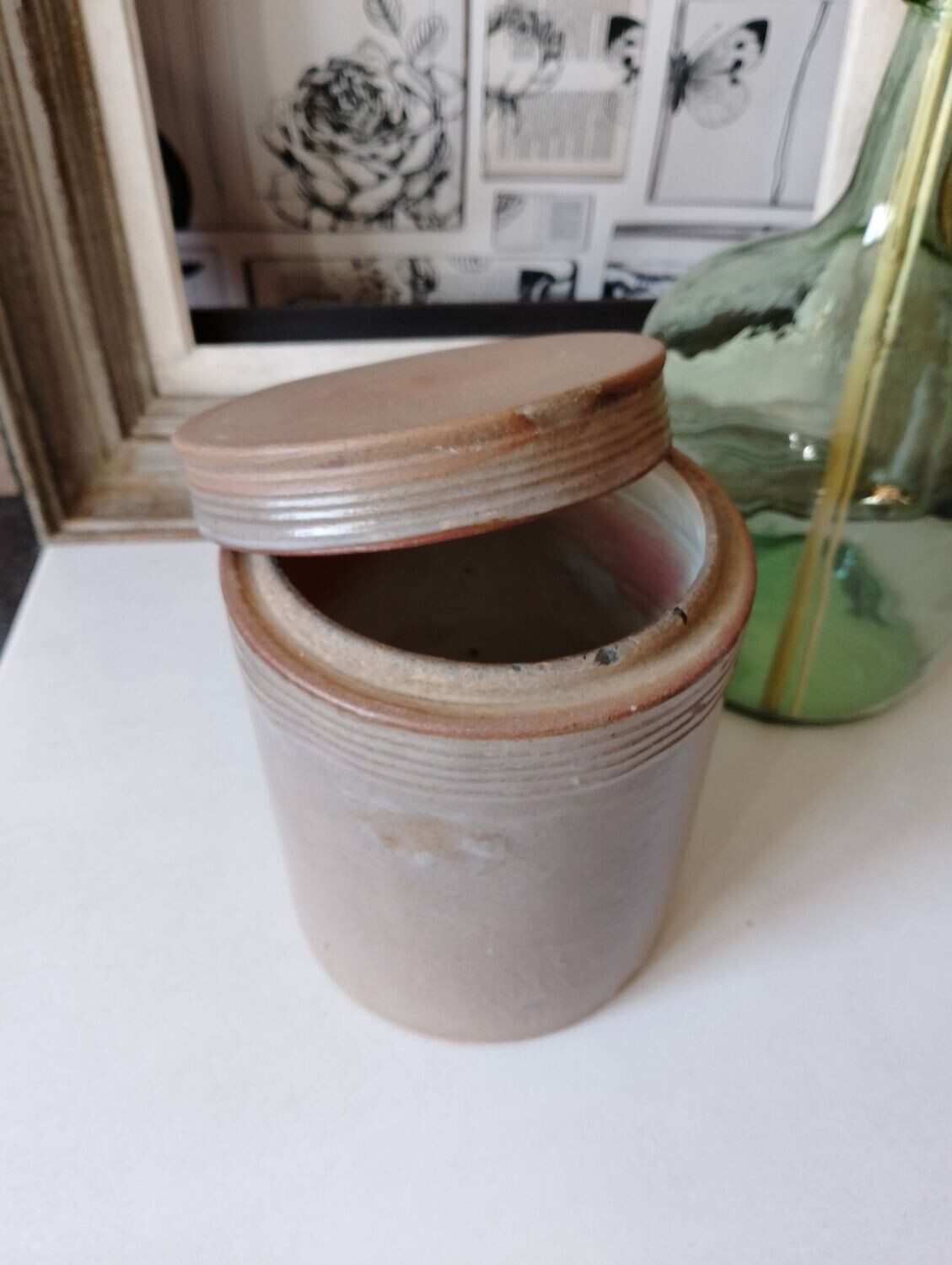 Pot avec couvercle en grés