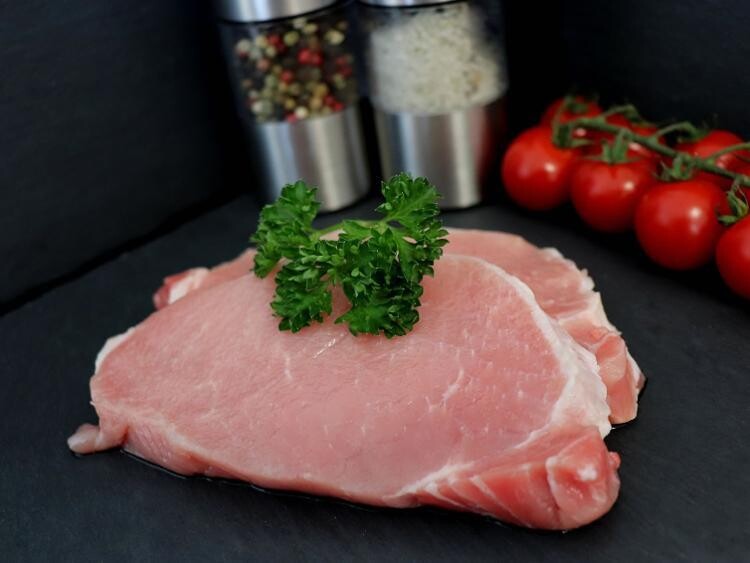 2 x Filet de Porc sans os + sauce madère champignons de Normandie