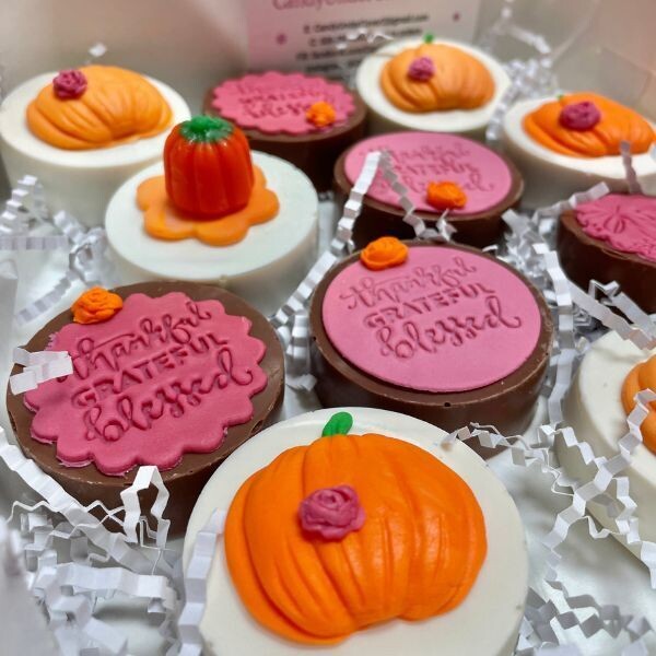 Gourmet Chocolate Covered Oreos, Chocolate dipped oreo's, Wedding favors