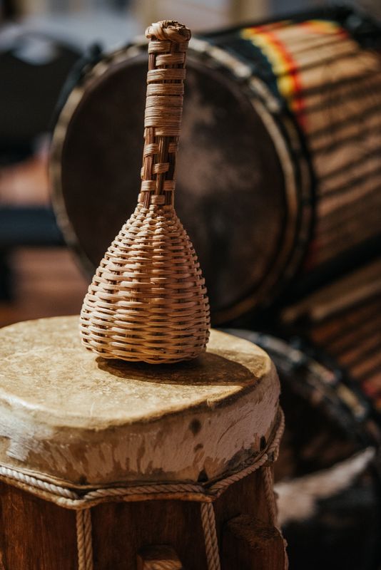 DISCOVERING BANTU AFRICAN INSTRUMENTS FROM CAMEROON