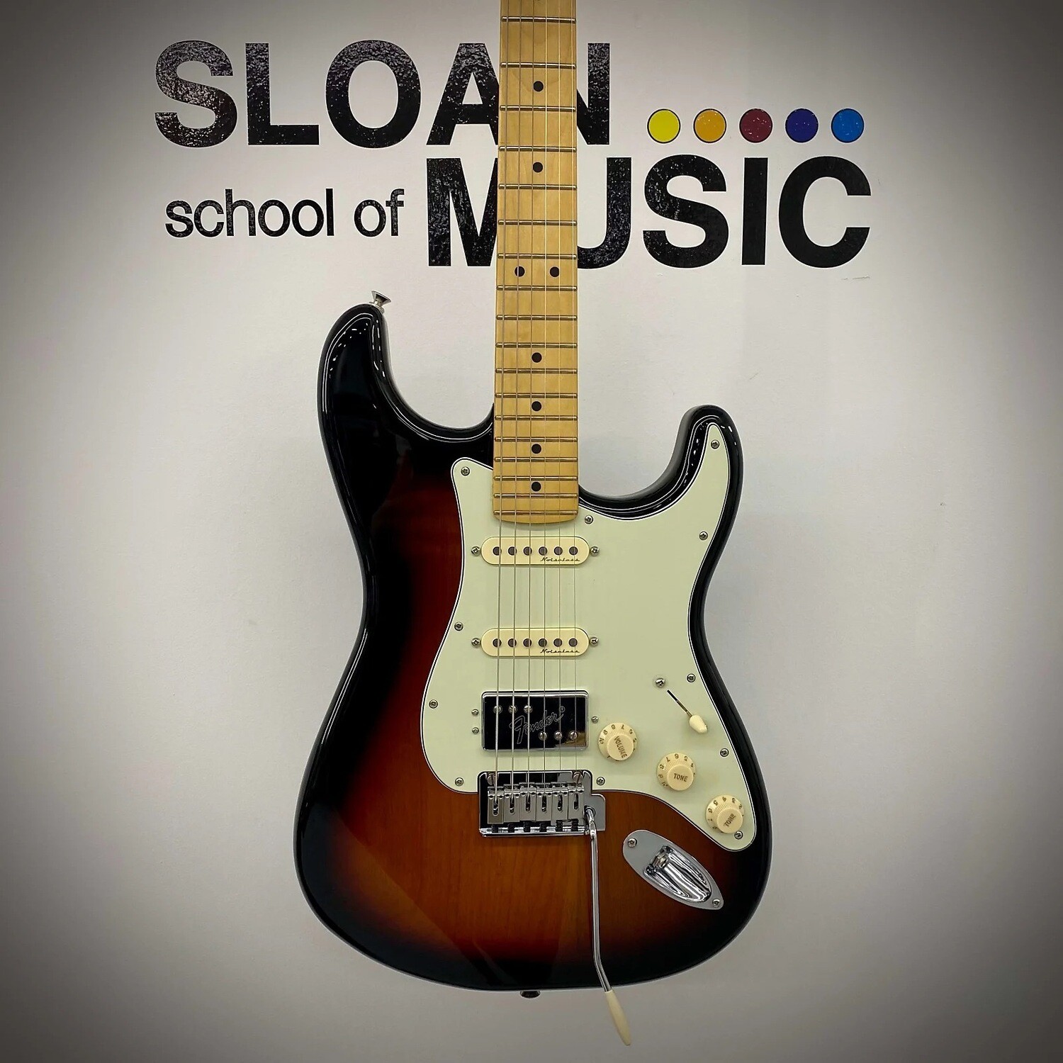 Fender Players Plus Stratocaster HSS — 3-color Sunburst