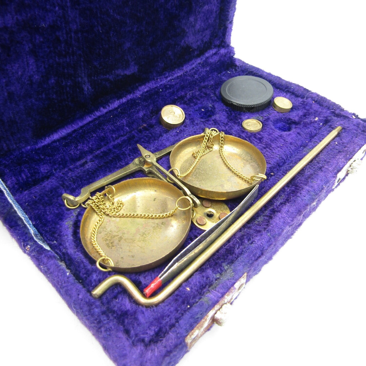 Antique brass pocket balancing scale in case with weights