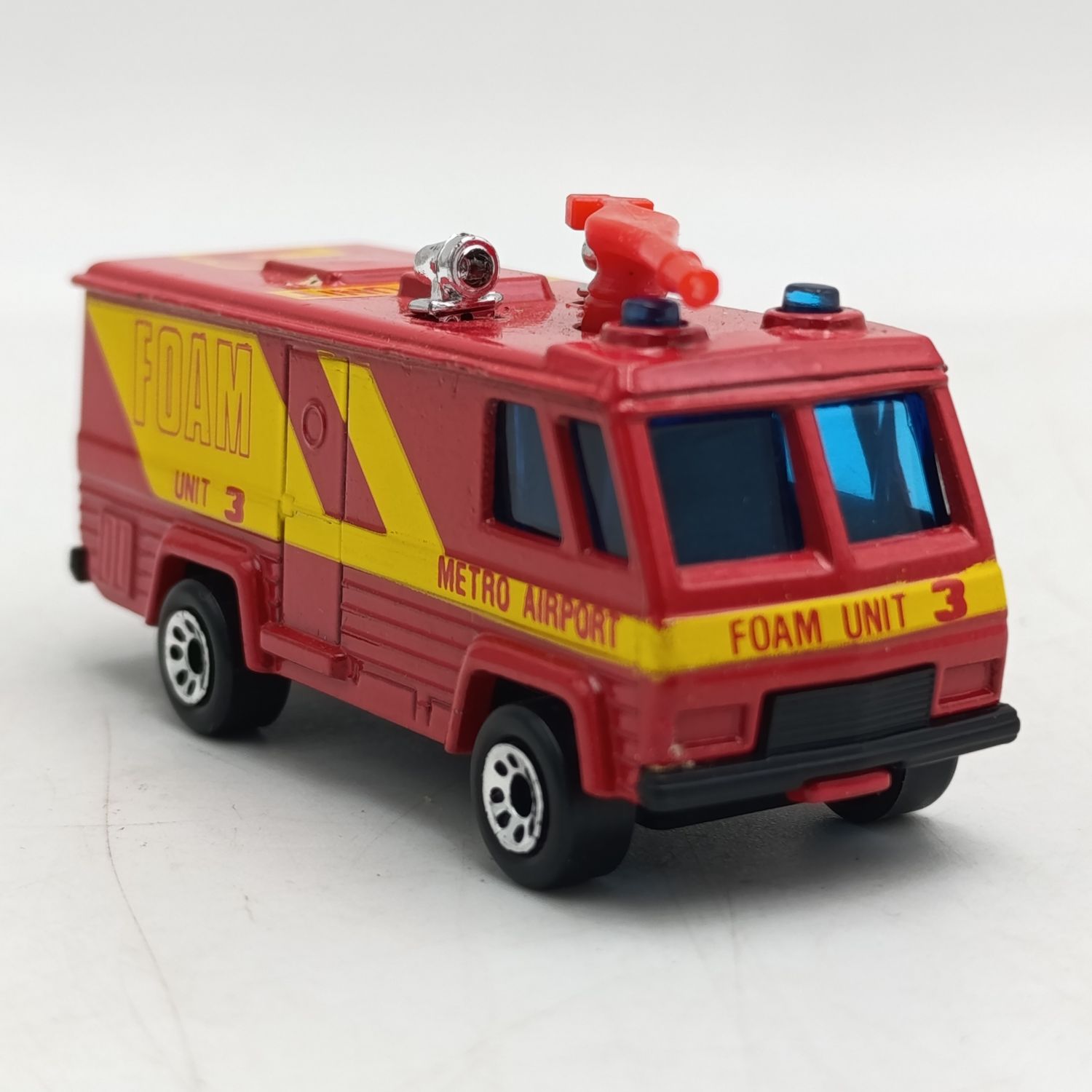 Matchbox Command Vehicle foam unit fire engine - scale 1/114