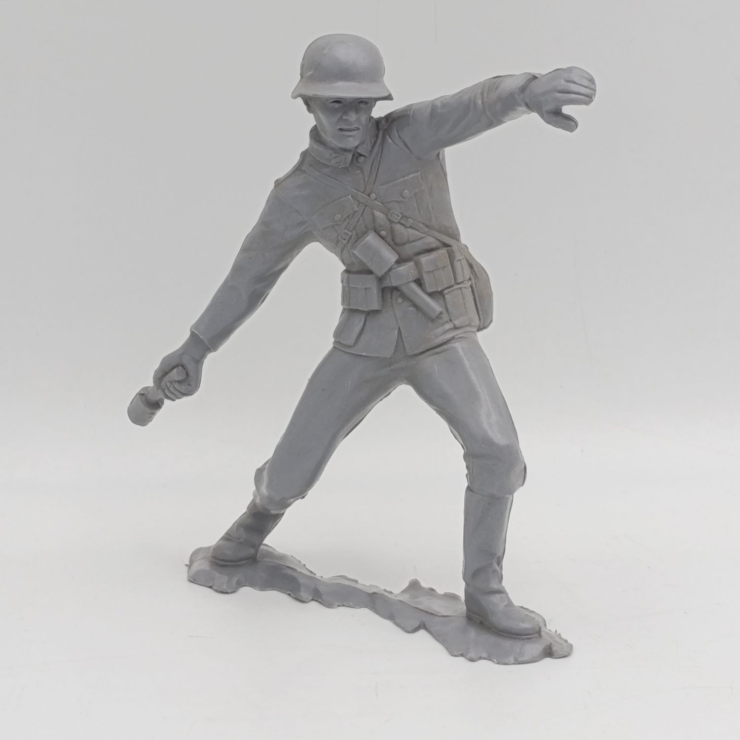 Marx Toys WW2 German toy soldier - 6 inch