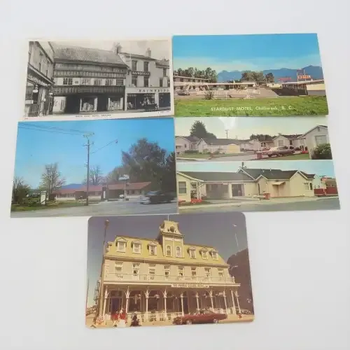 Lot of 5 vintage photos and postcards with pictures of hotels and motels