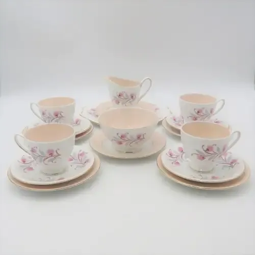 Royal Standard tea set - 4 trios, cake plate, sugar bowl, milk jug - 15 ...
