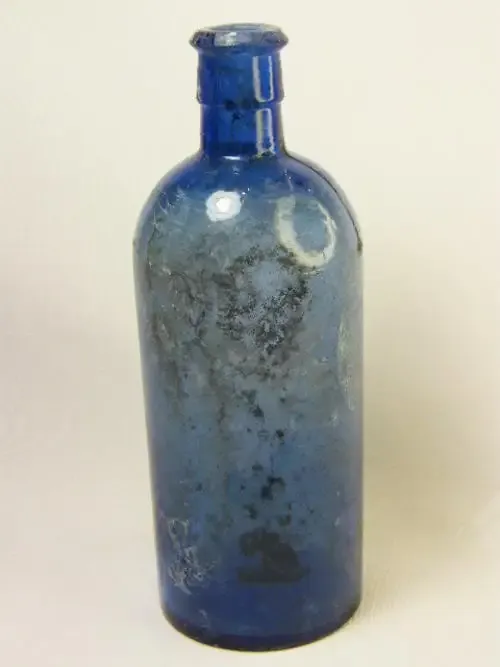 Antique blue apothecary / chemist bottle - no embossing on side ...