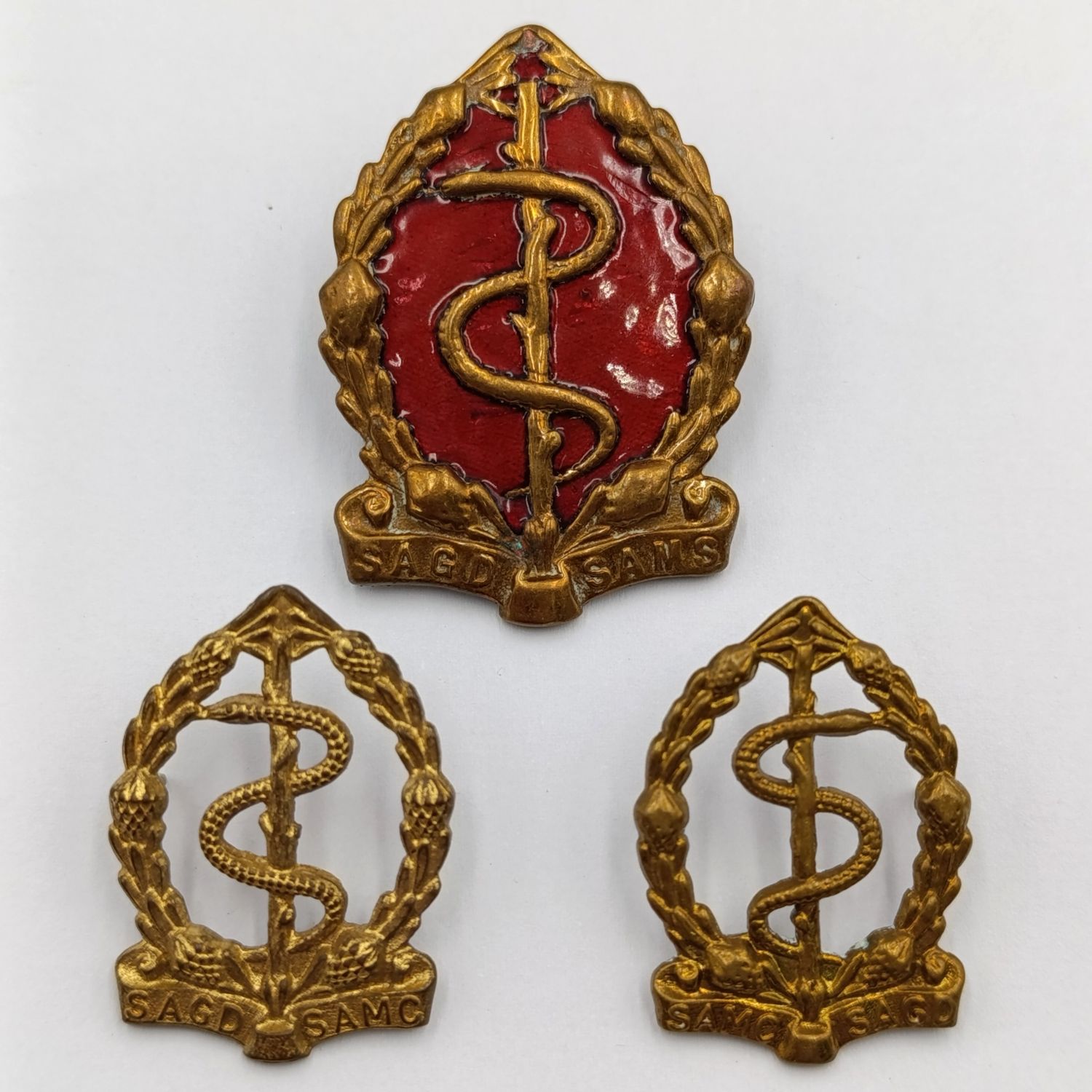 SA Medical Corps cap and collar badges set