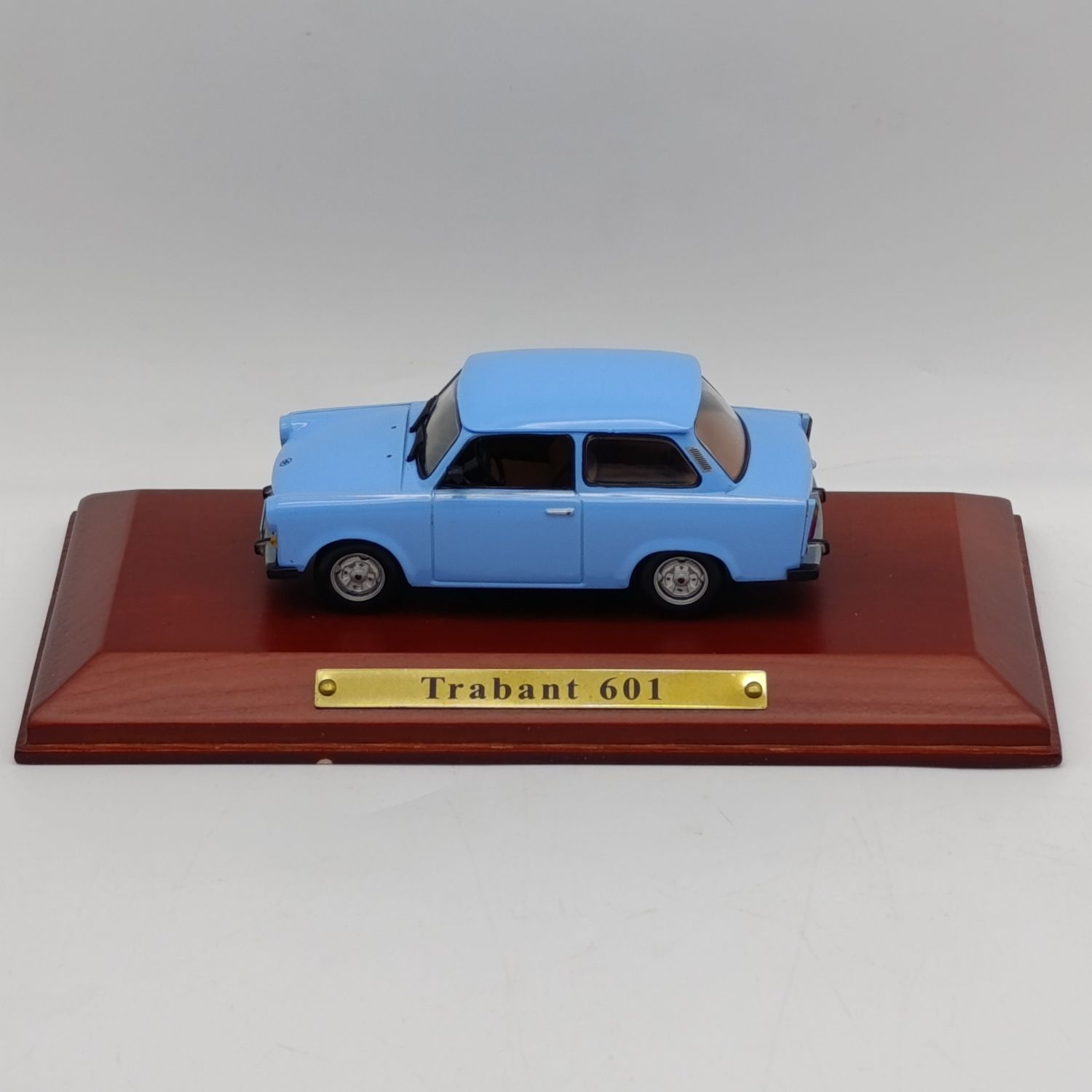 DDR Auto Trabant 601 die-cast model car in box - scale 1/43