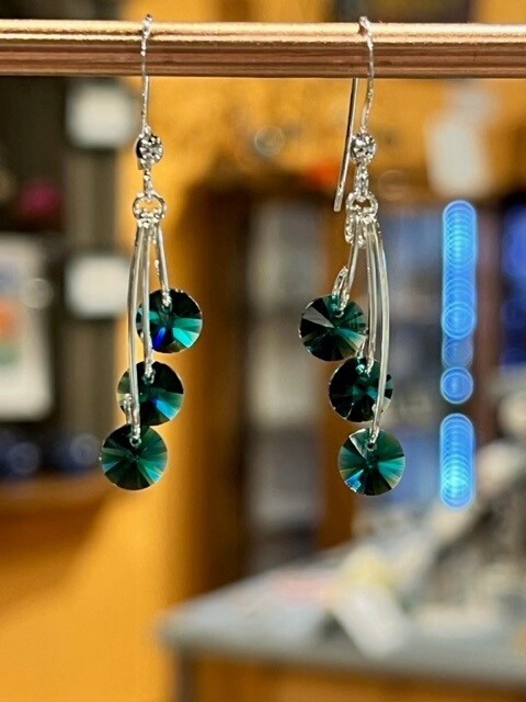 Snooty Ear Rivoli Triple Drop Emerald