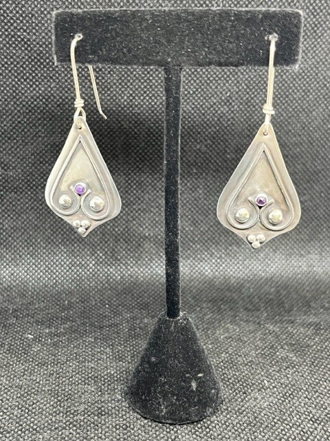 O'Brien Ear Arabesque shape with Amethyst