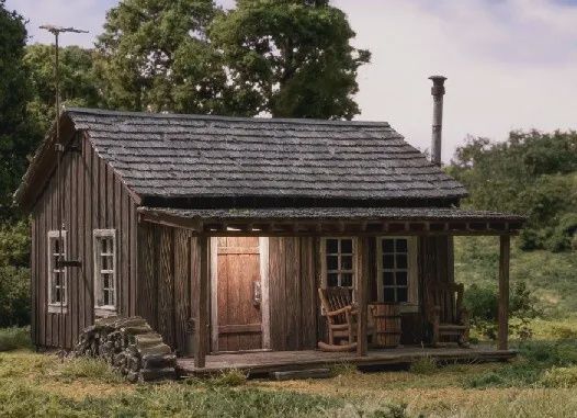 Woodland Scenicsc N Built-N-Ready Rustic Cabin LED Lighted