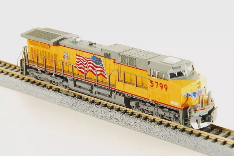 Used N Kato #176-7004 GE AC4400CW UP #5799