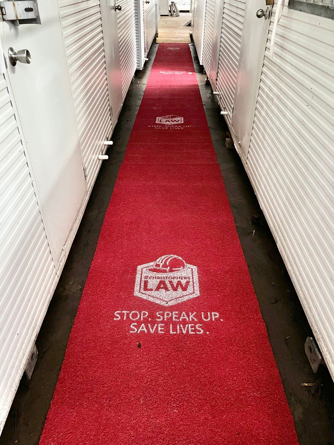 Pedestrian and Safety Walkway Mats | Honcho Supplies WU