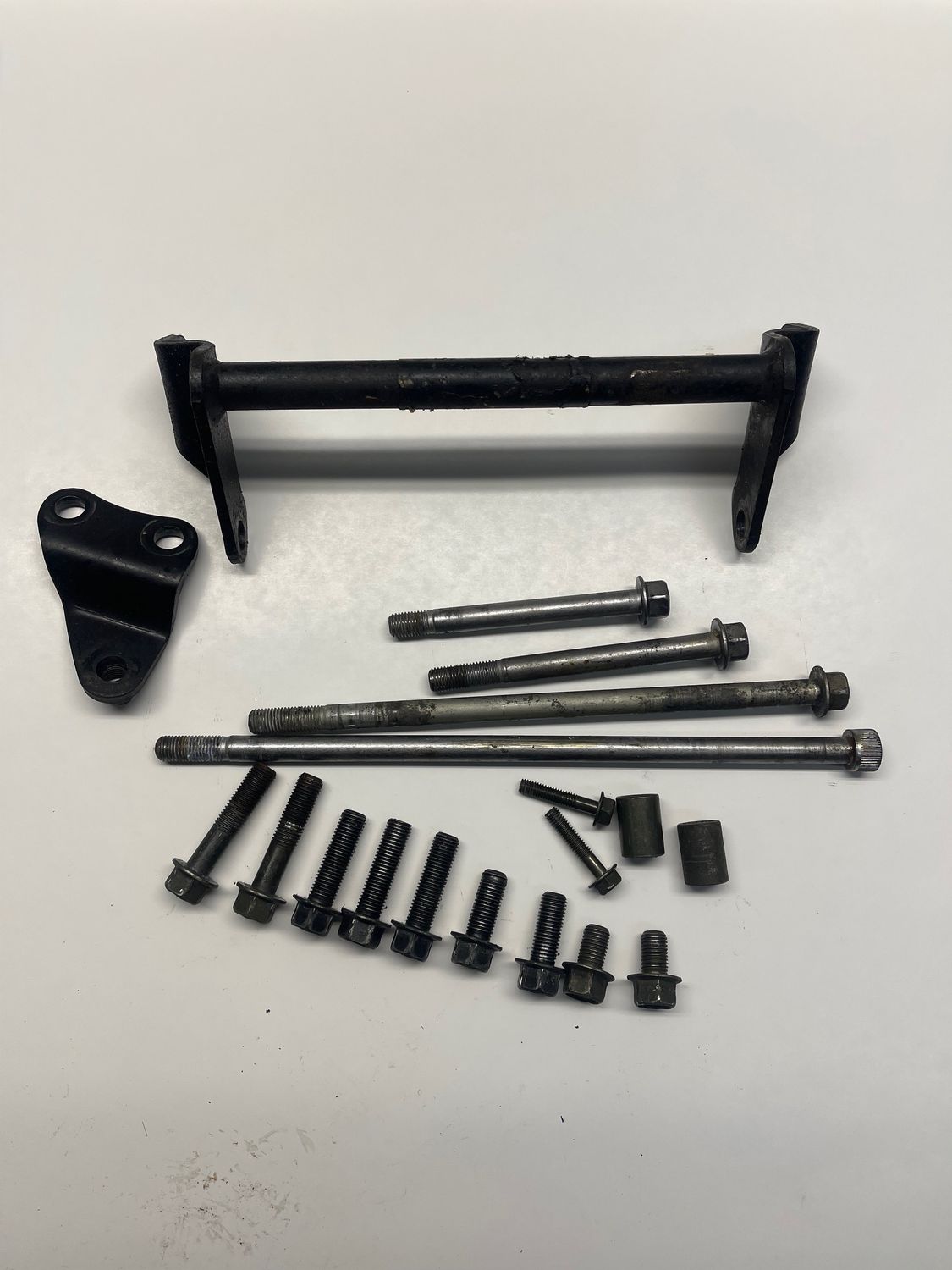 Motor Mount Hardware--2002 Yamaha V-Star XVS 1100