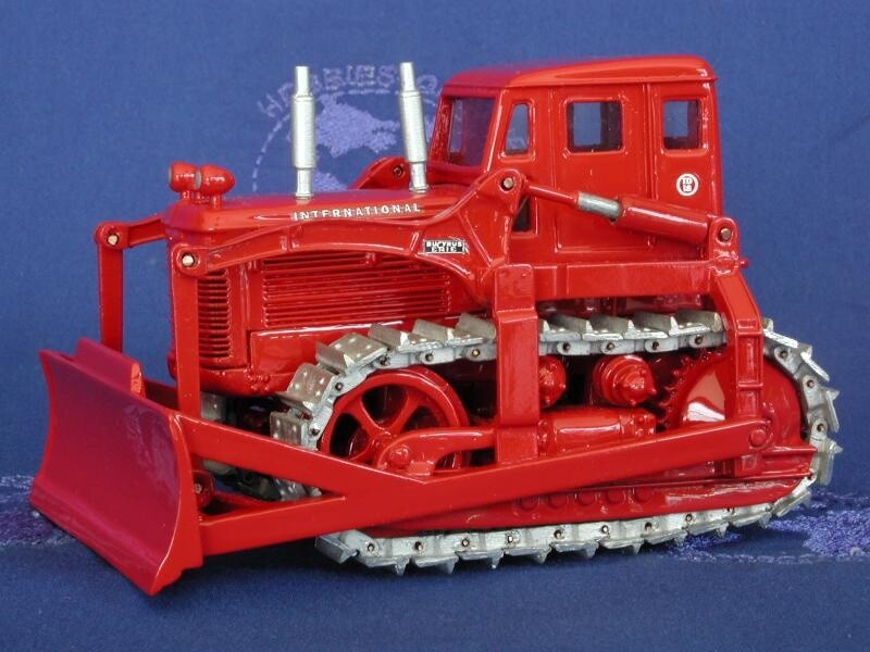 International Harvester TD-18 Tractor w/Bucyrus Hydraulic Blade