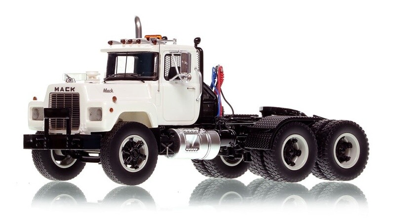 Mack RD688 SX 1987 Tandem Axle Tractor - White/Black