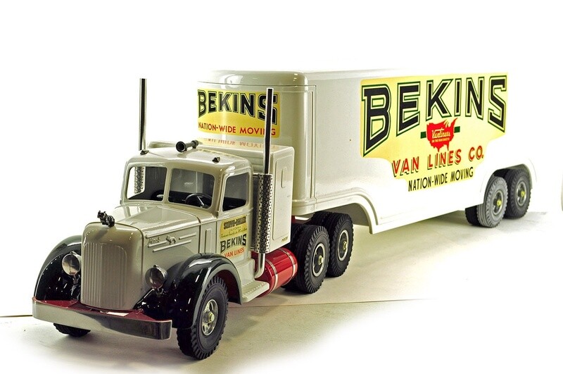 Mack L Model w/Bekins Moving Van Trailer - 1:16