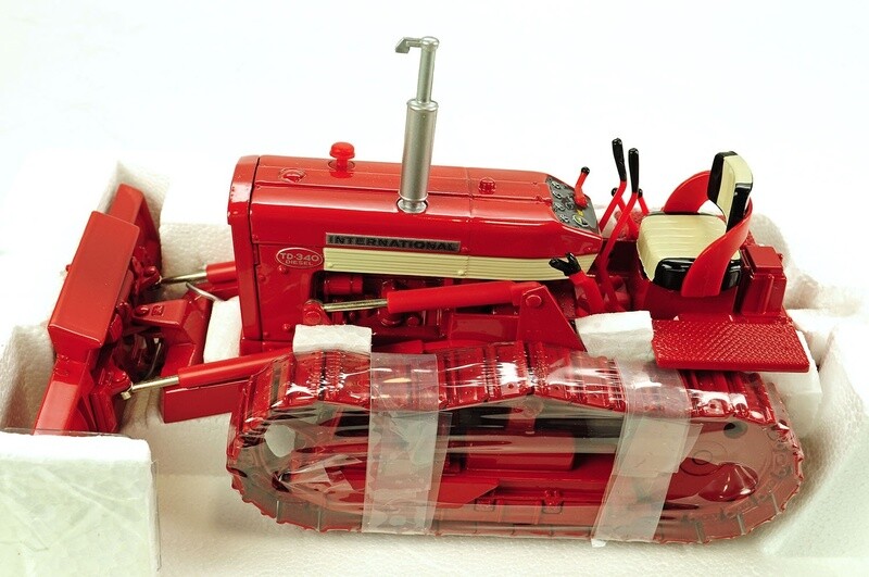 Case IH TD-340 Bullgrader - 1:16