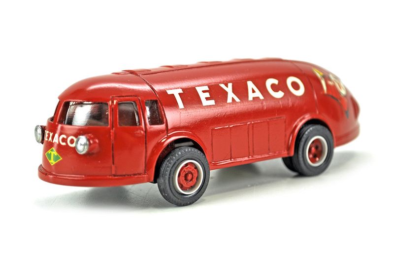 Diamond T Doodlebug Tank - Texaco - 1:55