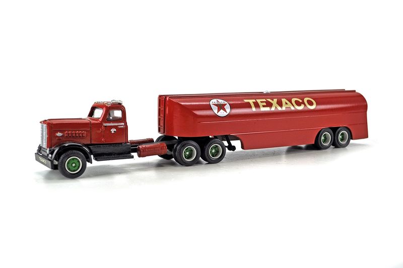 Diamond T 950 Semi w/Trailer - Texaco - 1:55