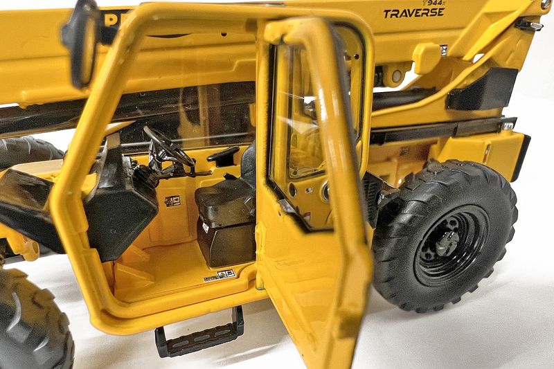 Pettibone Traverse T944X Telehandler
