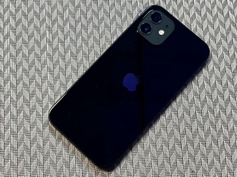 iPhone 12 Black
