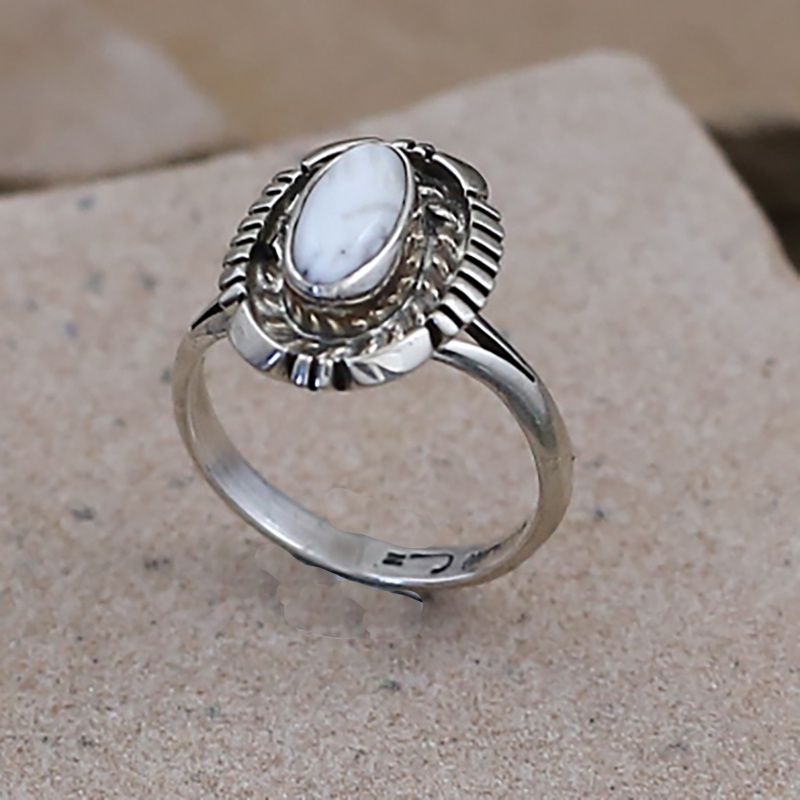 Mini oval Navajo ring w/ White Buffalo stone