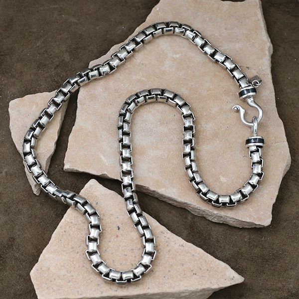 Heavy link chain necklace w/ black jade inlay