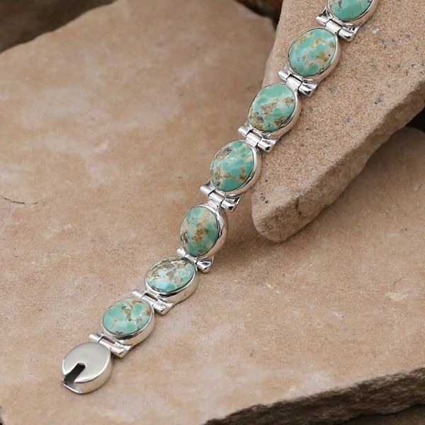 Oval stone link bracelet w/green turquoise