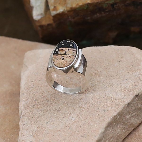 Small oval inlay ring w/ Adobe Pueblo design
