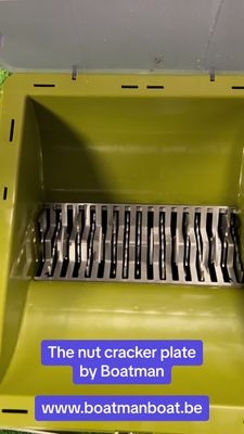 The nut cracker plate – Carpfuture – Webshop