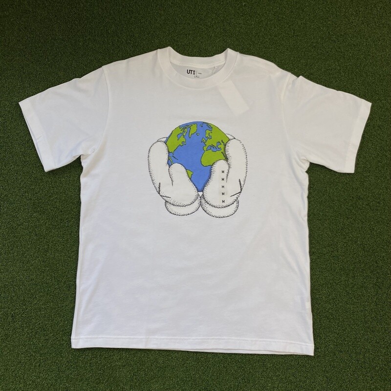 Uniqlo X Kaws Peace For All (White)