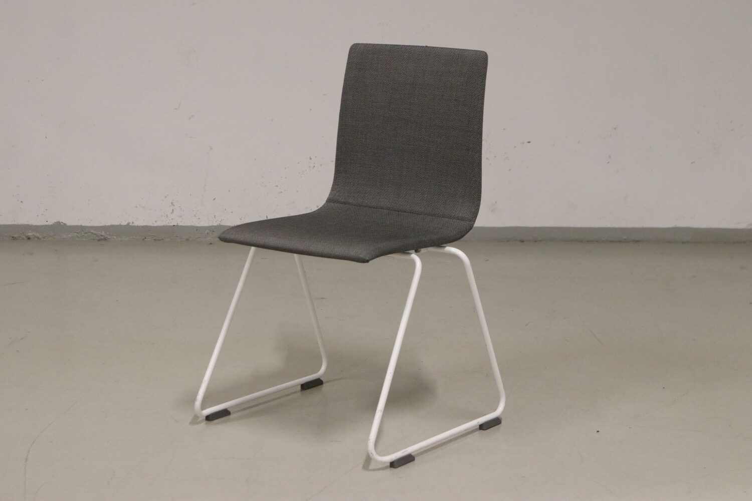 Suomen Kalustekeskus | Kalusteita asiakkaiden ehdoilla