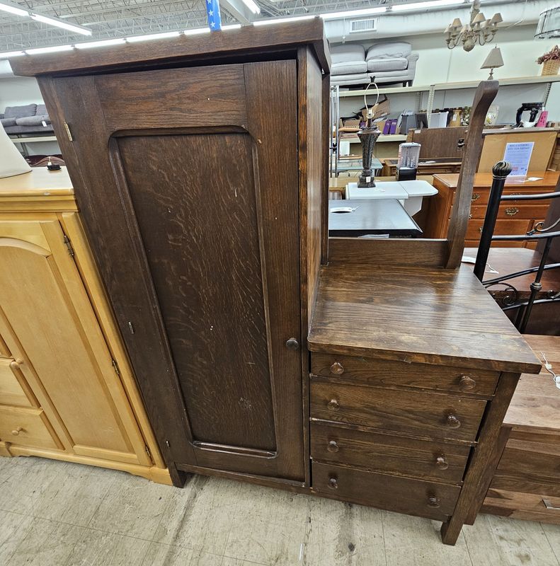Antique oak chifferobe