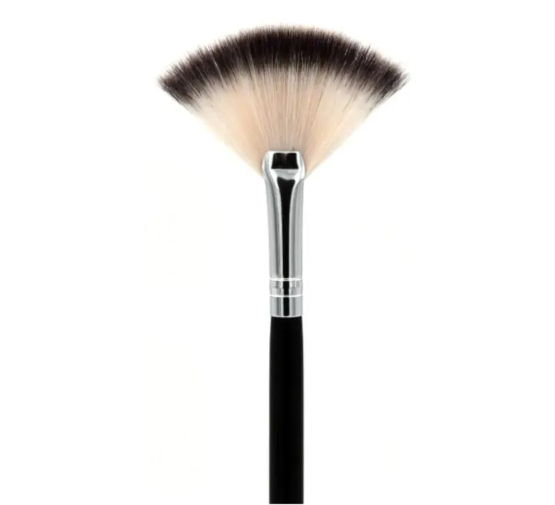 deluxe soft highlight fan brush
