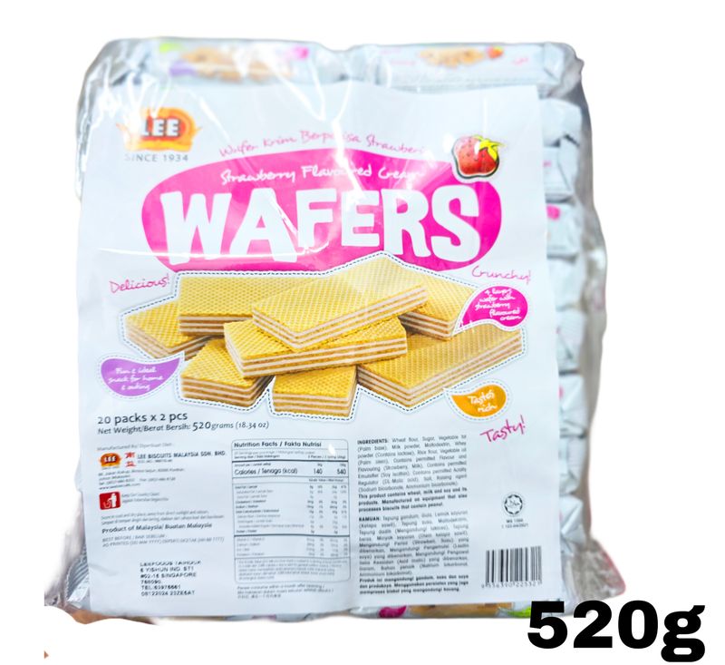Lee Wafers Strawberry Cream Flavor 520g