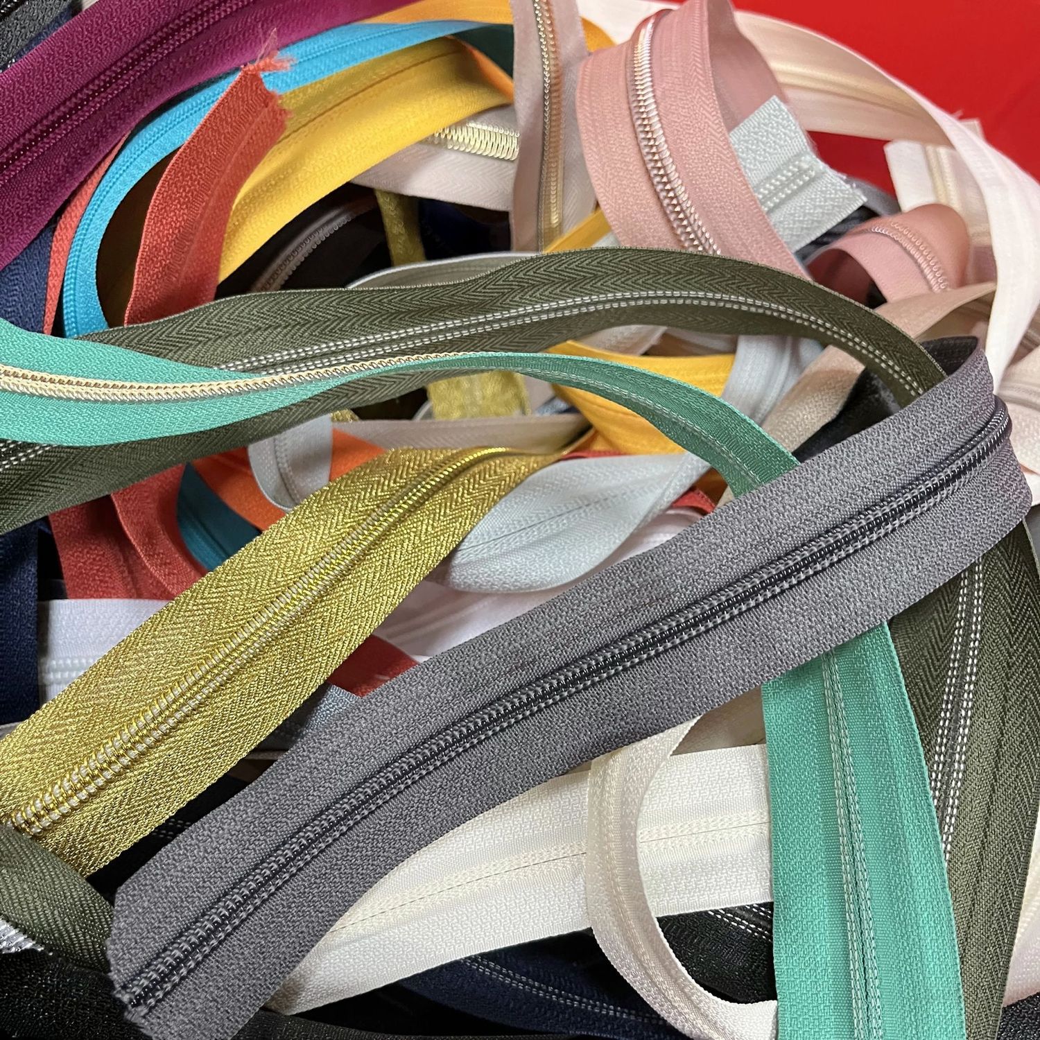 CLEARANCE - 25 meters of Nylon Continuous Zip Ends